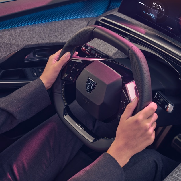 PEUGEOT E-3008 | 100% Electric | SUV-ul electric compact fastback cu ...