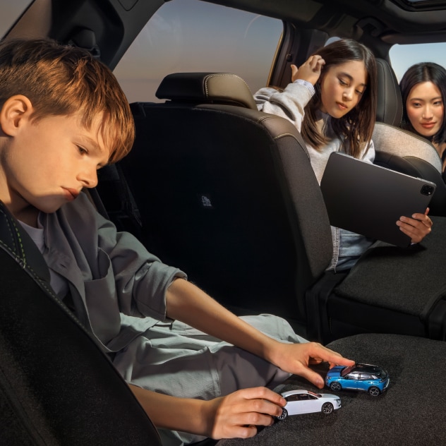 PEUGEOT 5008 | SUV-ul Plug-In Hybrid cu 7 locuri